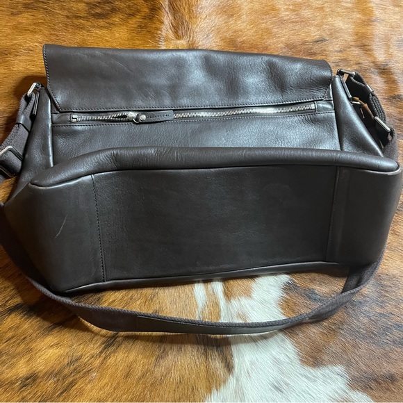 Shinola | Bags | Shinola East West Leather Messenger Bag Handmade In ...